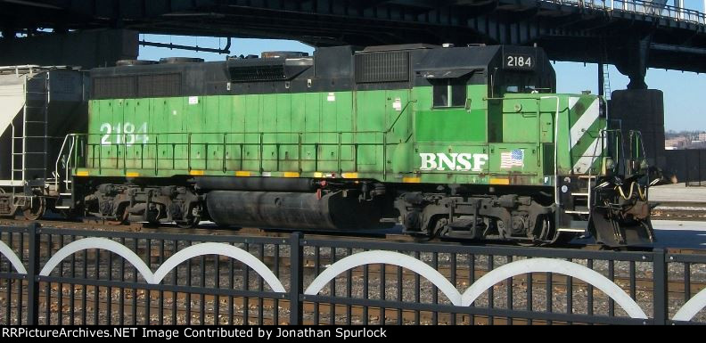 BNSF 2184, engineer's side view
